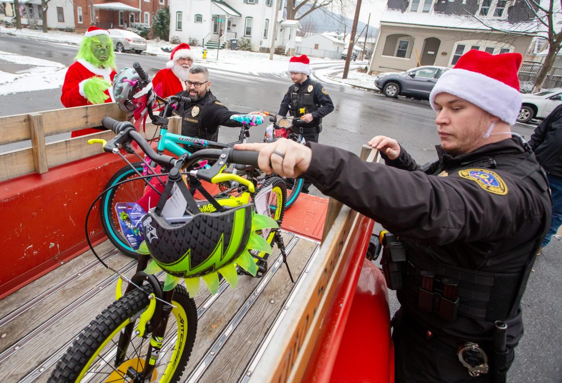 South Williamsport PD delivers gifts | News, Sports, Jobs ...